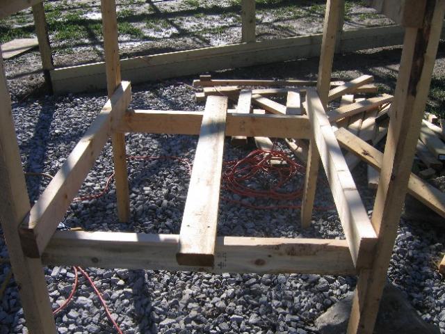 Plans for a 1 bale hay rack | BackYardHerds - Goats, Horses, Sheep ...